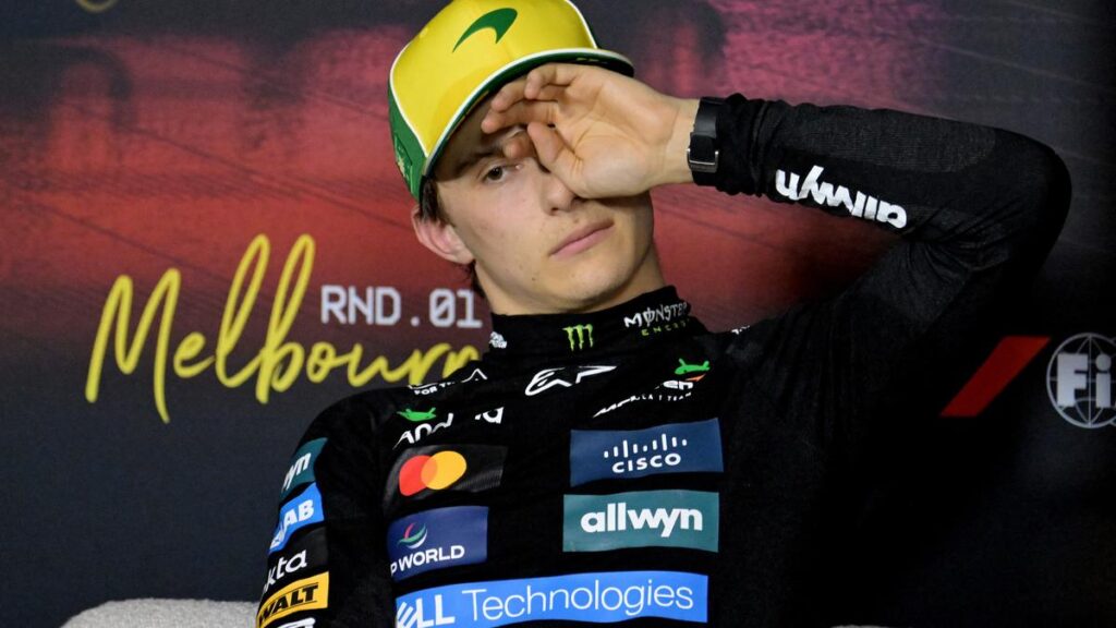 Australian GP 2025: Home crowd groans as Piastri hits the skids in ...